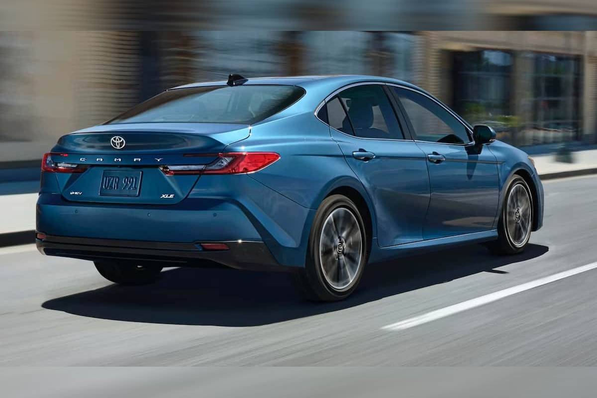 StriveME - كيف اختلفت تويوتا كامري 2025 عن كامري 2024؟